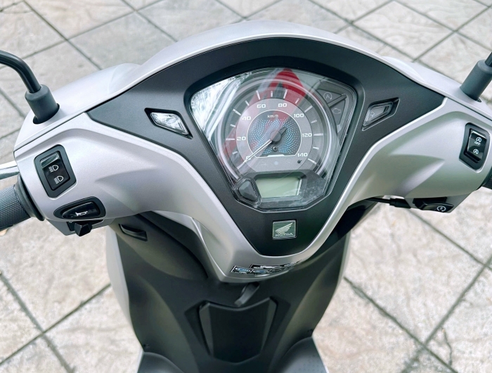 Bảng giá xe Honda LEAD 2026 giữa tháng 12/2025 giảm cực mạnh: Dân tình săn đón hơn Vision và SH Mode